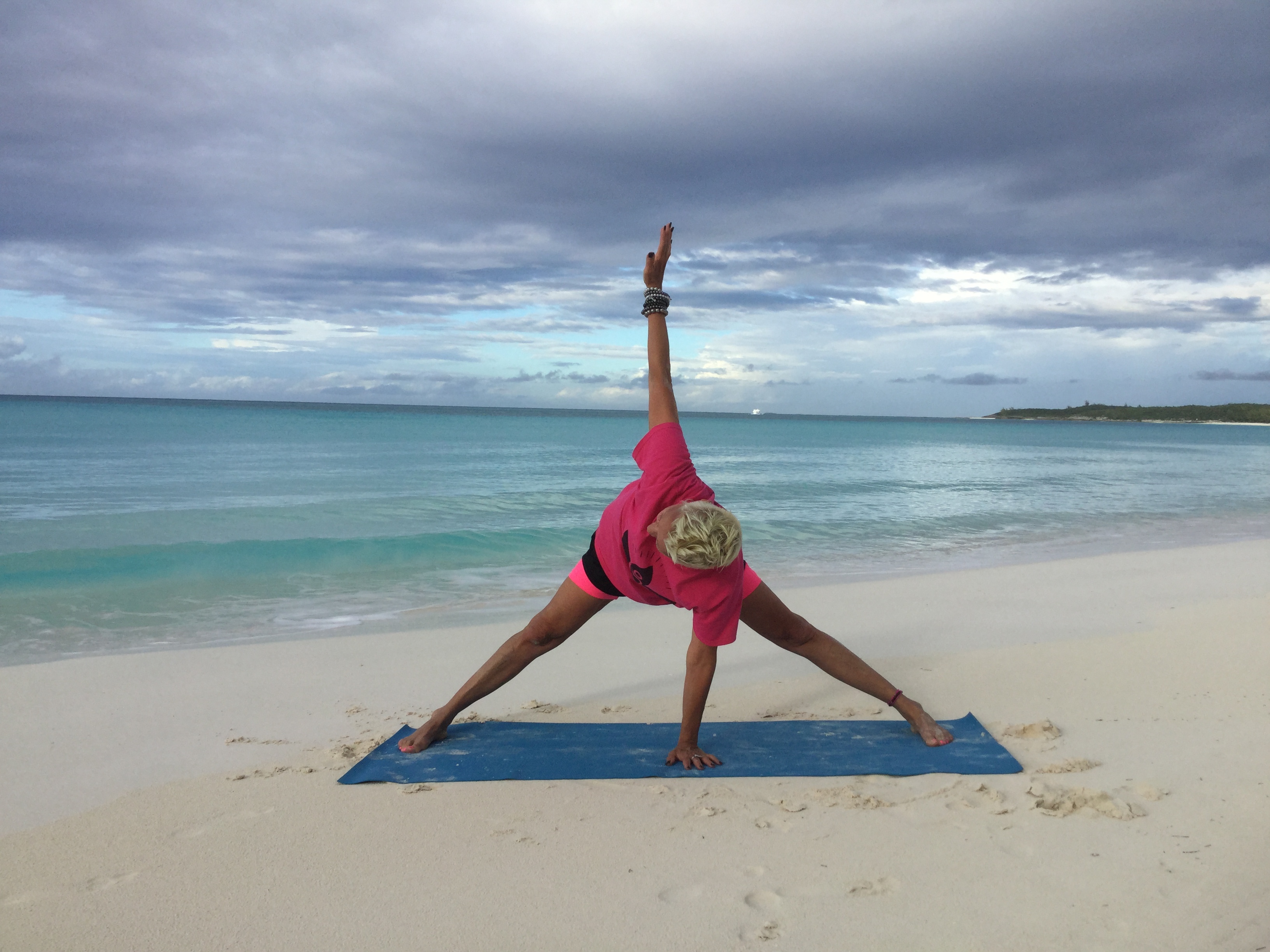 YOGA FOR STRETCHING AND DE-STRESSING CHALLENGE ( Quick yoga class to ...