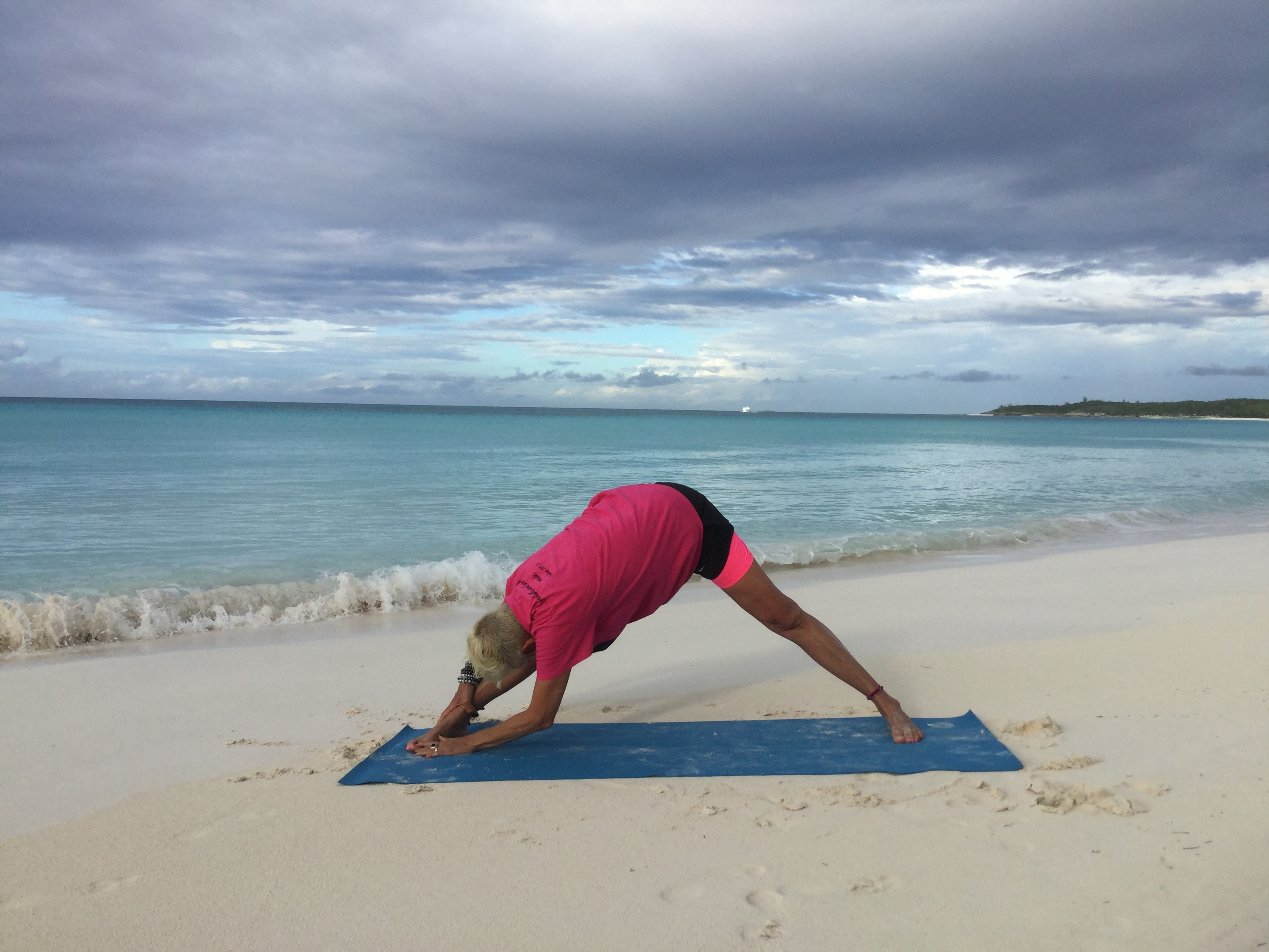 YOGA FOR STRETCHING AND DE-STRESSING CHALLENGE ( Quick yoga class to ...